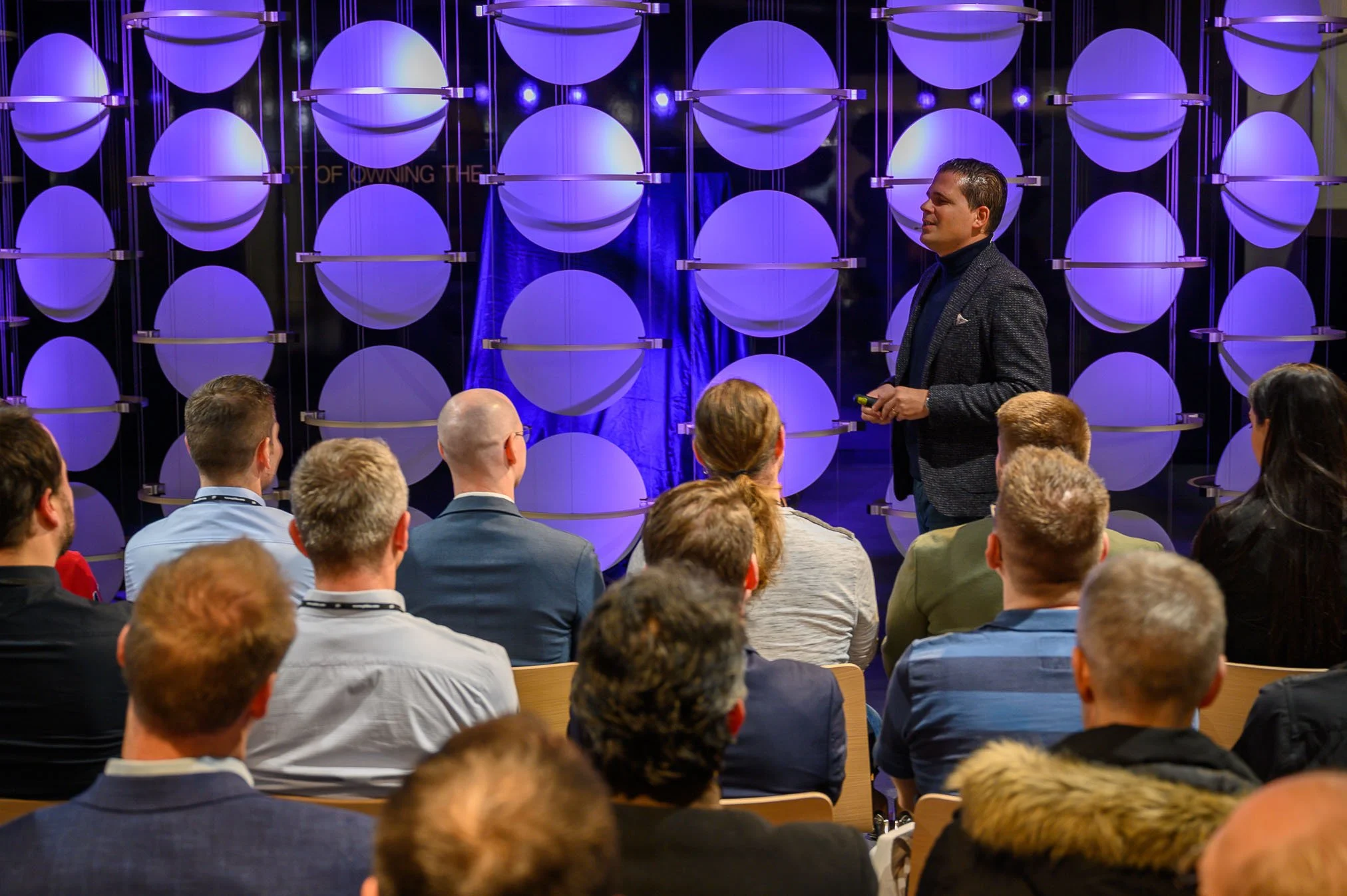 pidas lanciert neueste Generation des IT-Automaten CORA